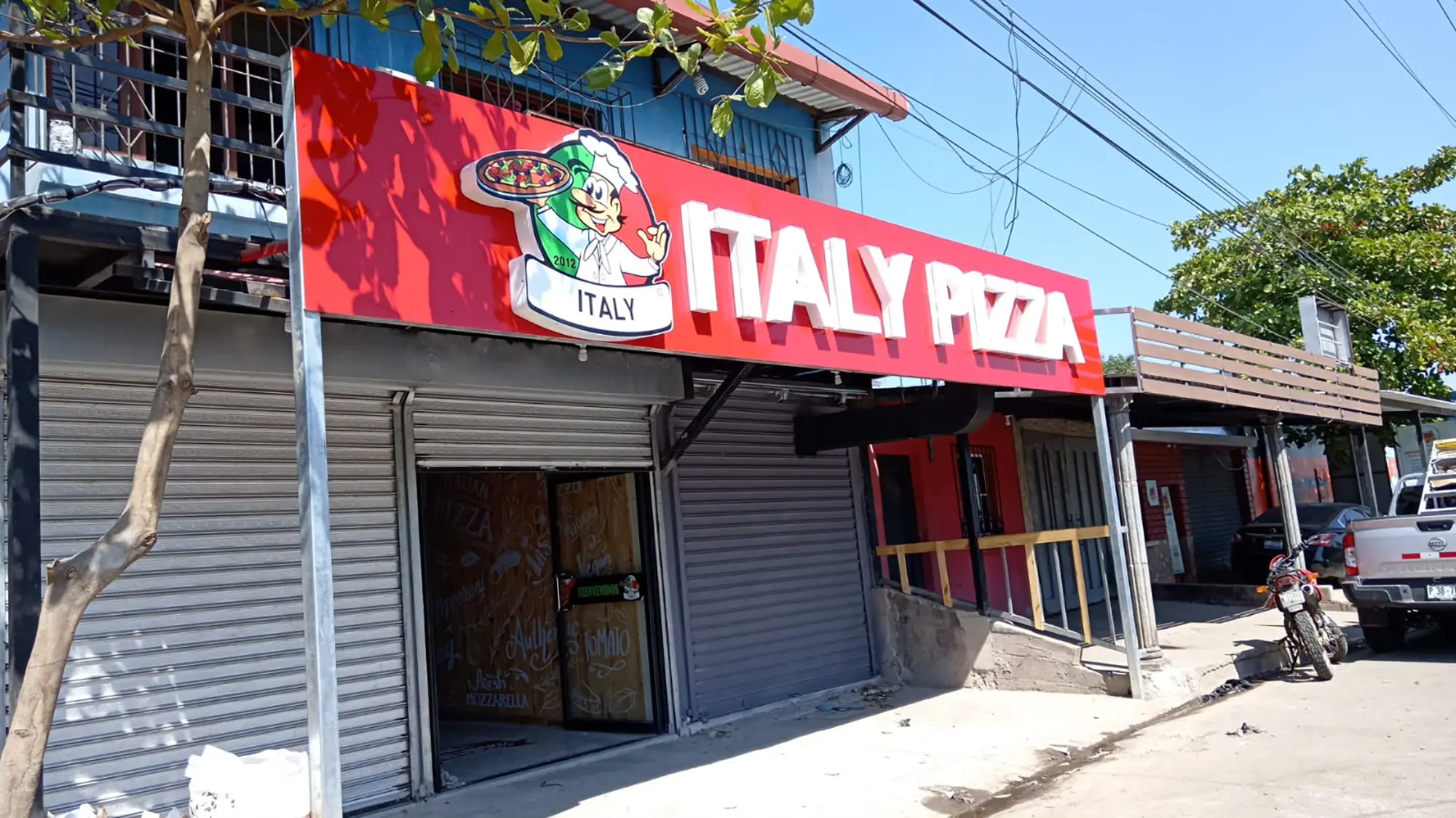 Rótulo de fachada de restaurante